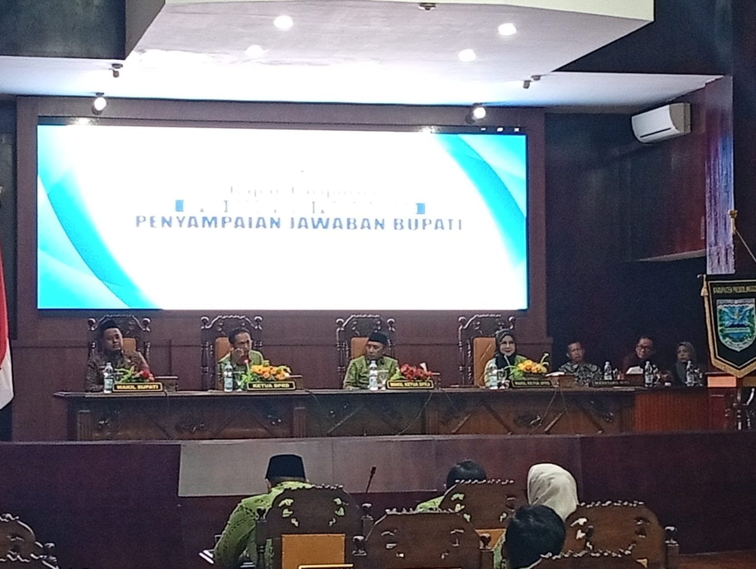 DPRD Kabupaten Probolinggo Dengarkan Jawaban Eksekutif Pemandangan Umum ...